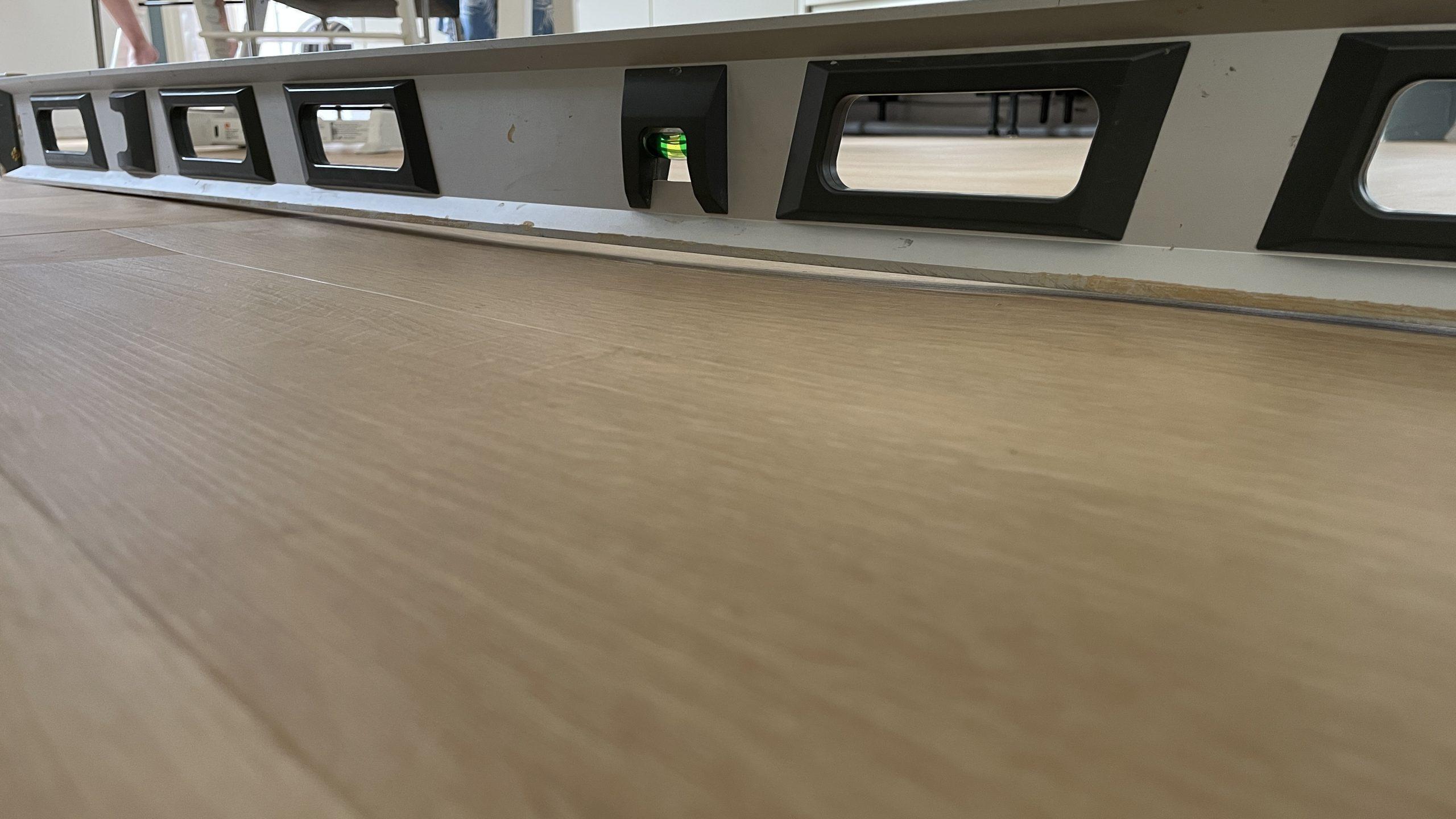 Uitbesteden en afschuiven - Floor Inspector